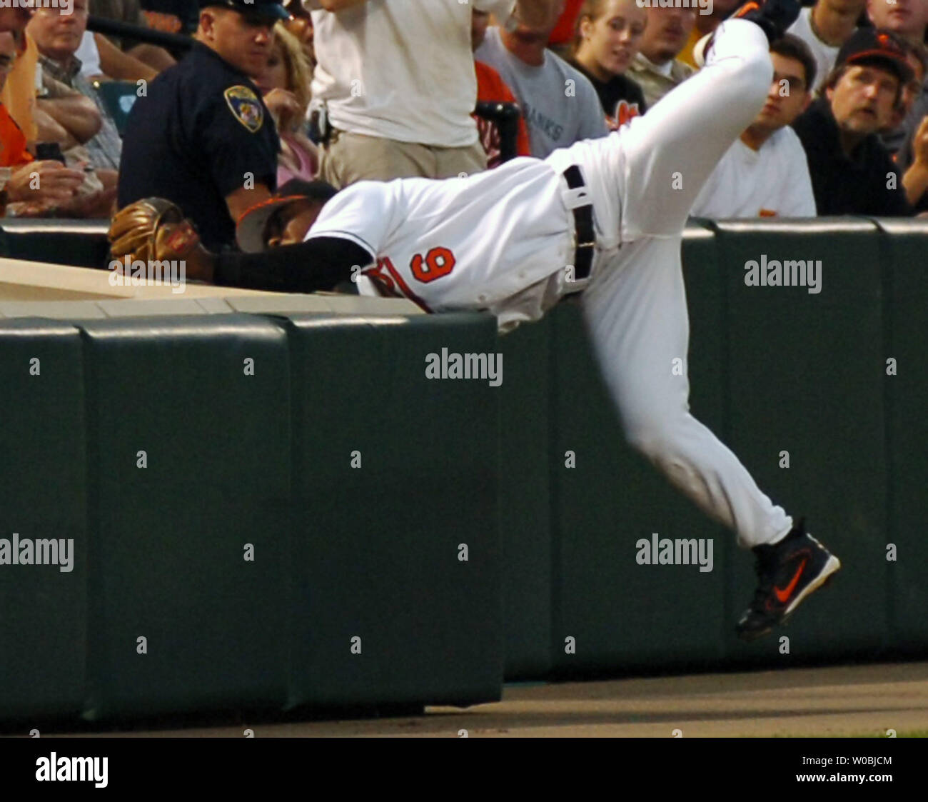 Baltimore orioles 2005 camden yards hi-res stock photography and images ...