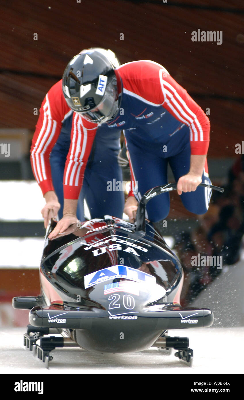 Mens bobsledding hi-res stock photography and images - Alamy