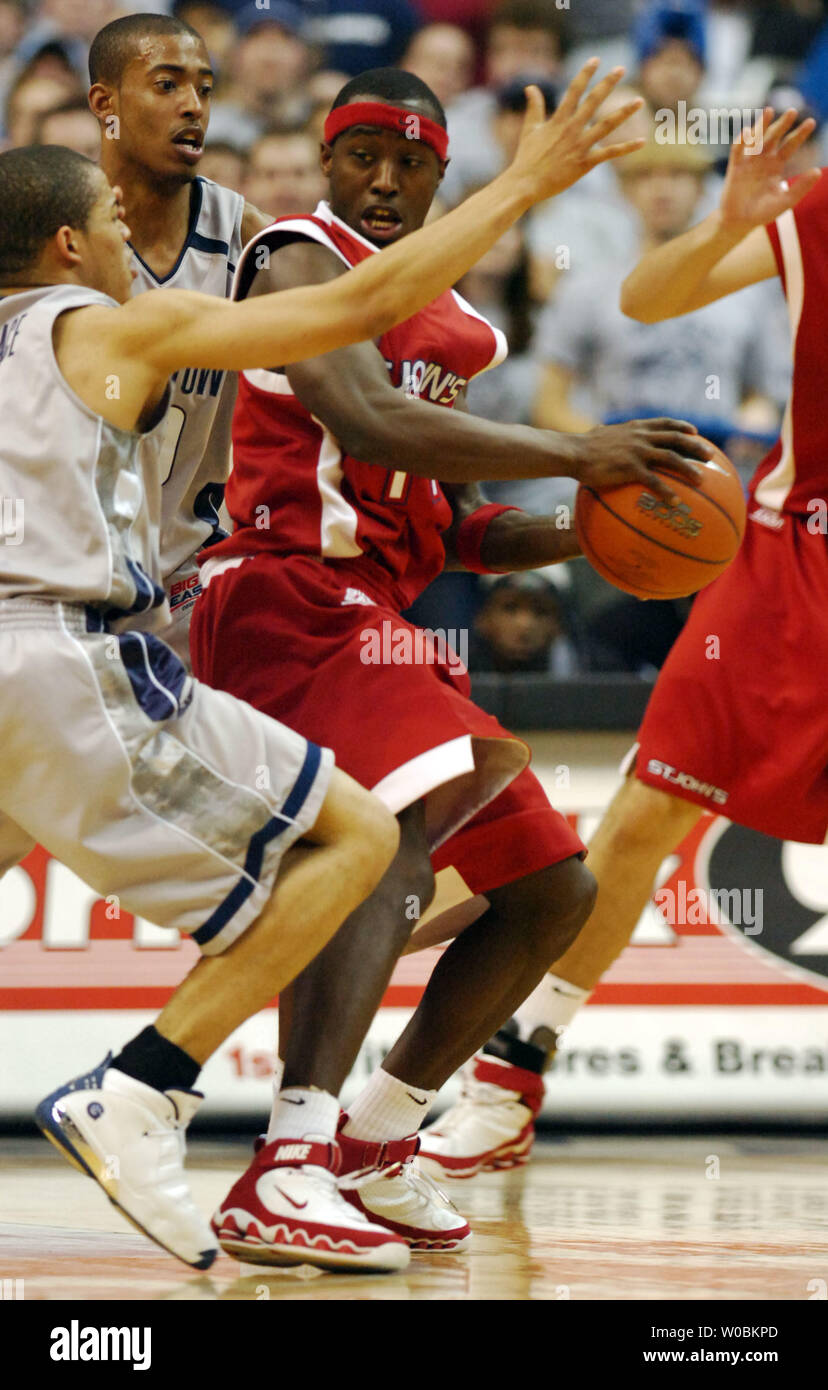 Jonathan owens hi-res stock photography and images - Alamy