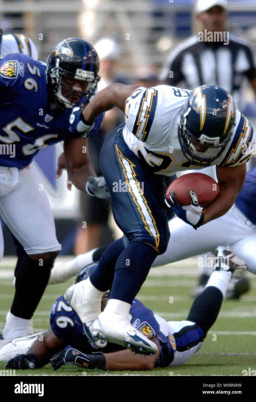 The San Diego Chargers Michael Turner (33) returns the opening kickoff ...