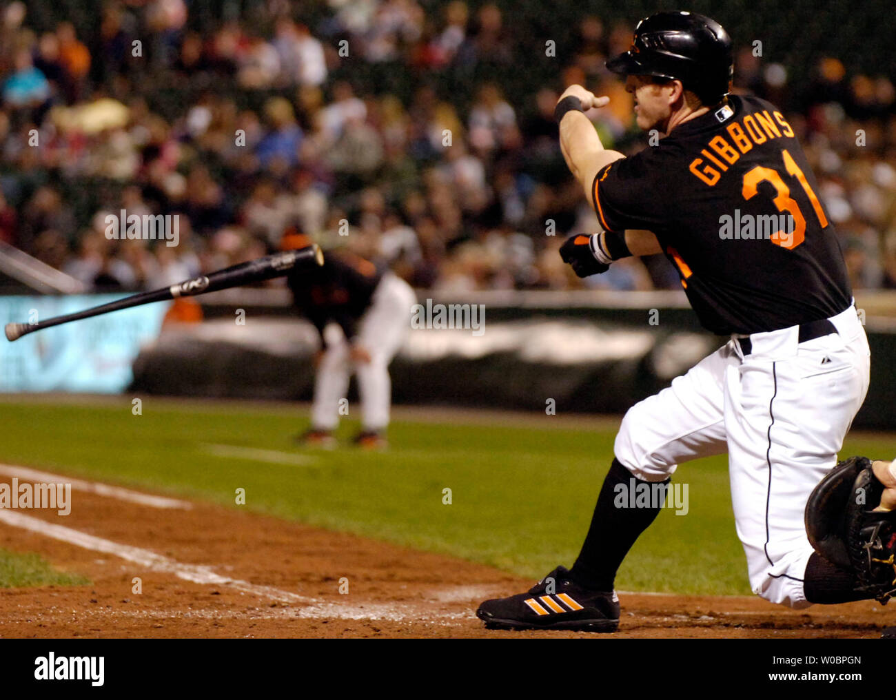 Gibbons twins hi-res stock photography and images - Alamy