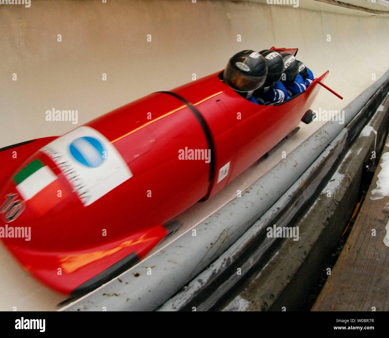 Push through bar hi-res stock photography and images - Alamy