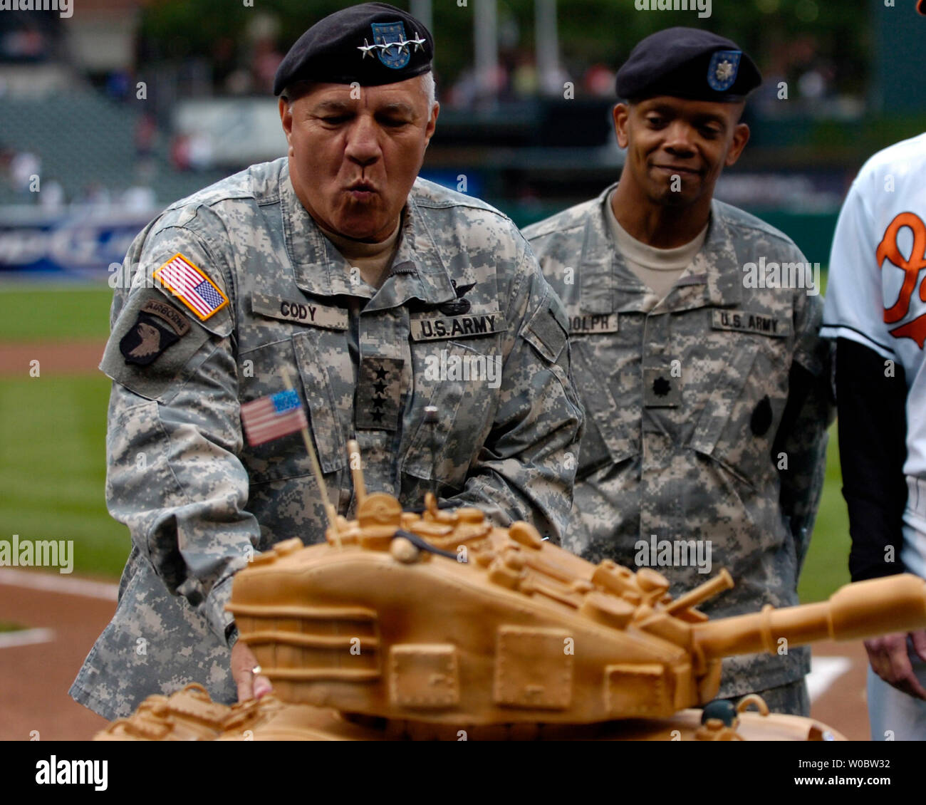 General richard cody vice chief hi-res stock photography and images - Alamy
