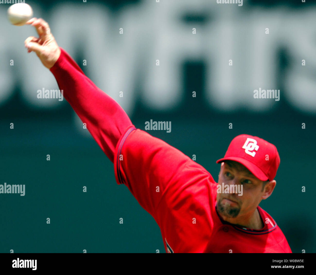 Washington Nationals starting pitcher Jason Simontacchi pitches in the ...
