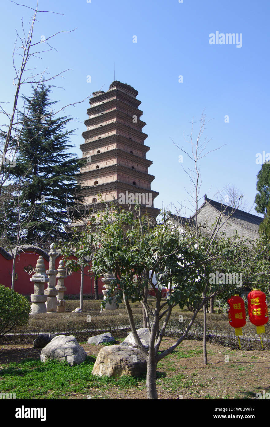 Ancient architecture of Xiangji Temple in Xi'an Stock Photo - Alamy