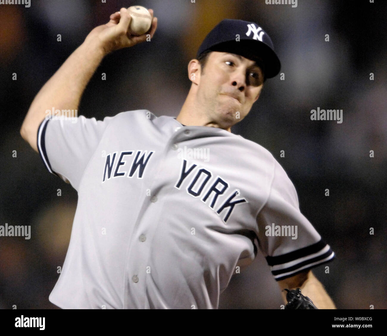 Baltimore orioles pitcher mike mussina hi-res stock photography and ...