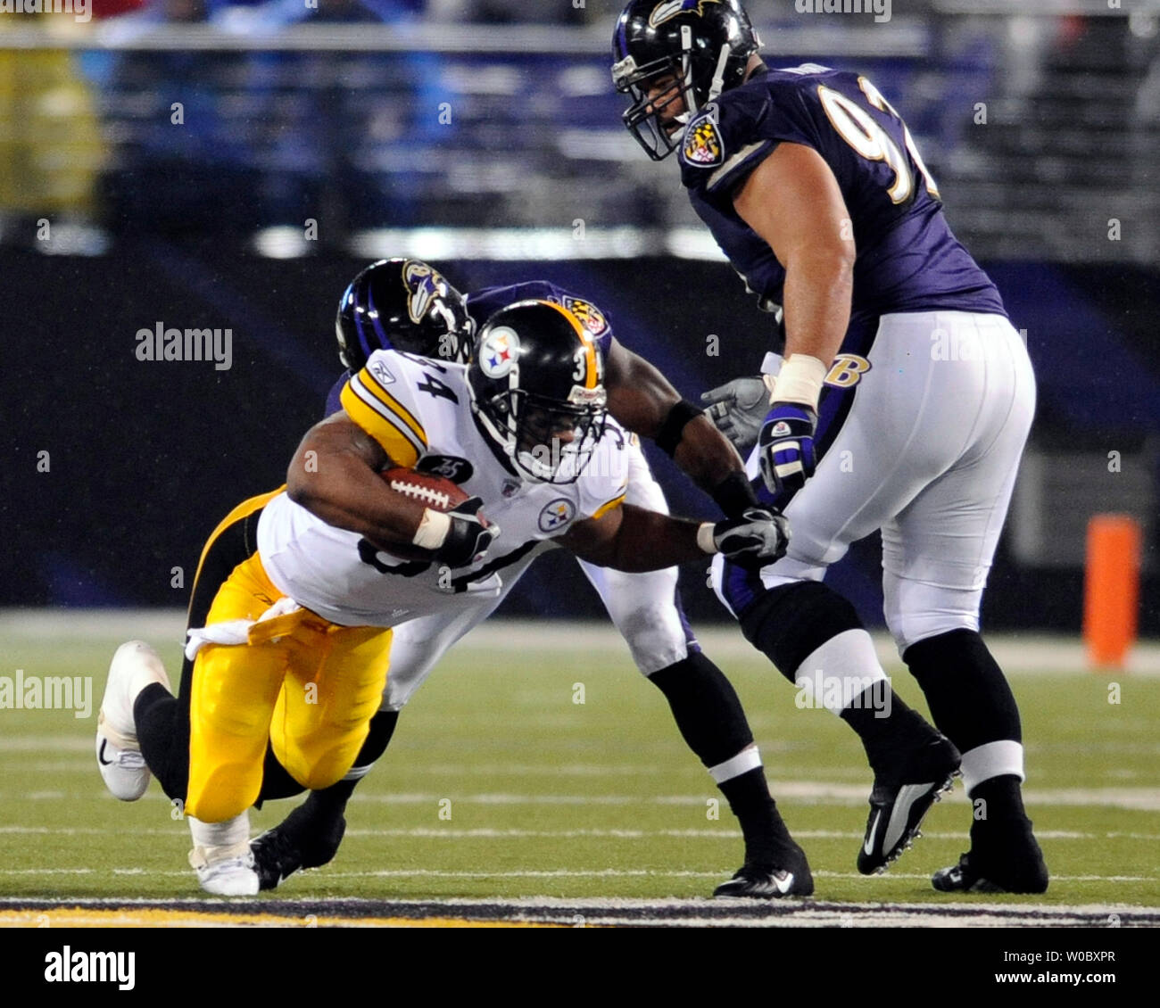 Pittsburgh Steelers running back Verron Haynes (34) makes a 12-yard ...