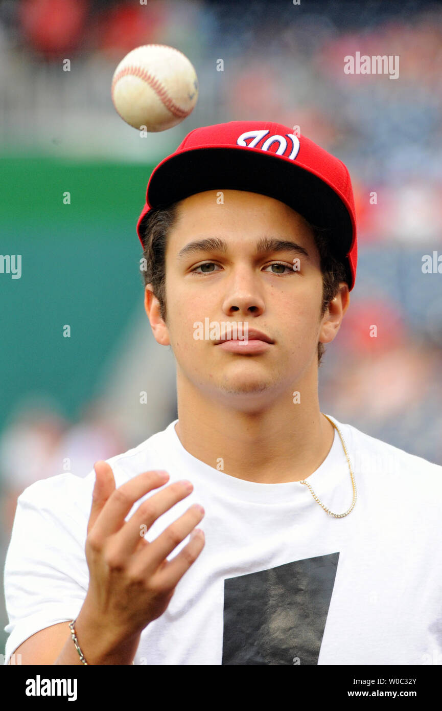 Singer/songwriter Austin Mahone stands on field at Nationals Park in ...