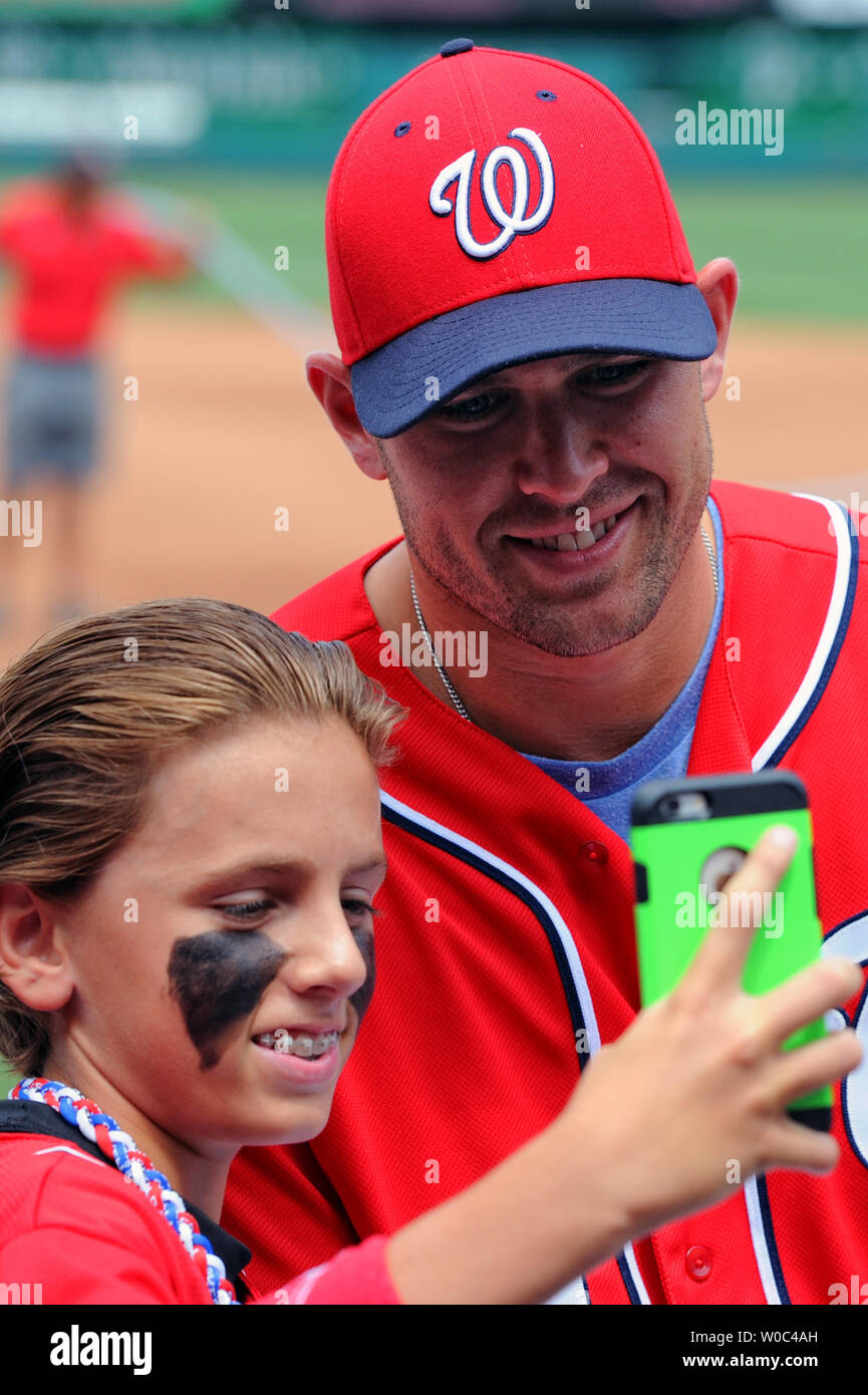 Nick Loumakos, 12, takes a selfie with Washington Nationals relief ...