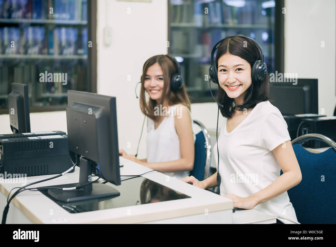 Asian technology student hi-res stock photography and images - Alamy
