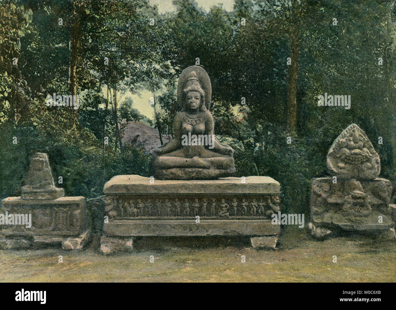 Ancient deity hi-res stock photography and images - Alamy