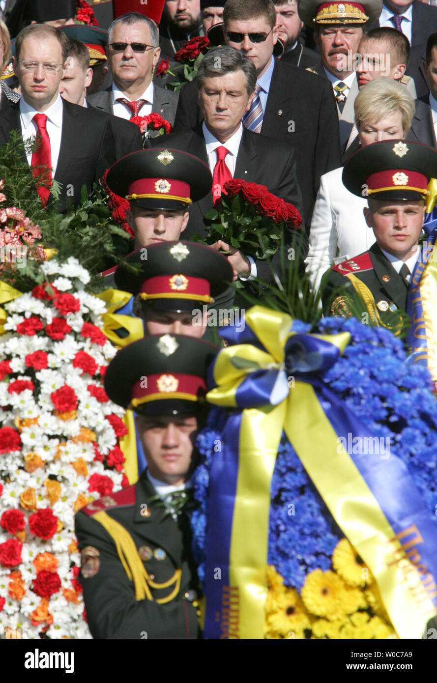 Ukraine President Victor Yushchenko (C) attends a War World II Victory ...