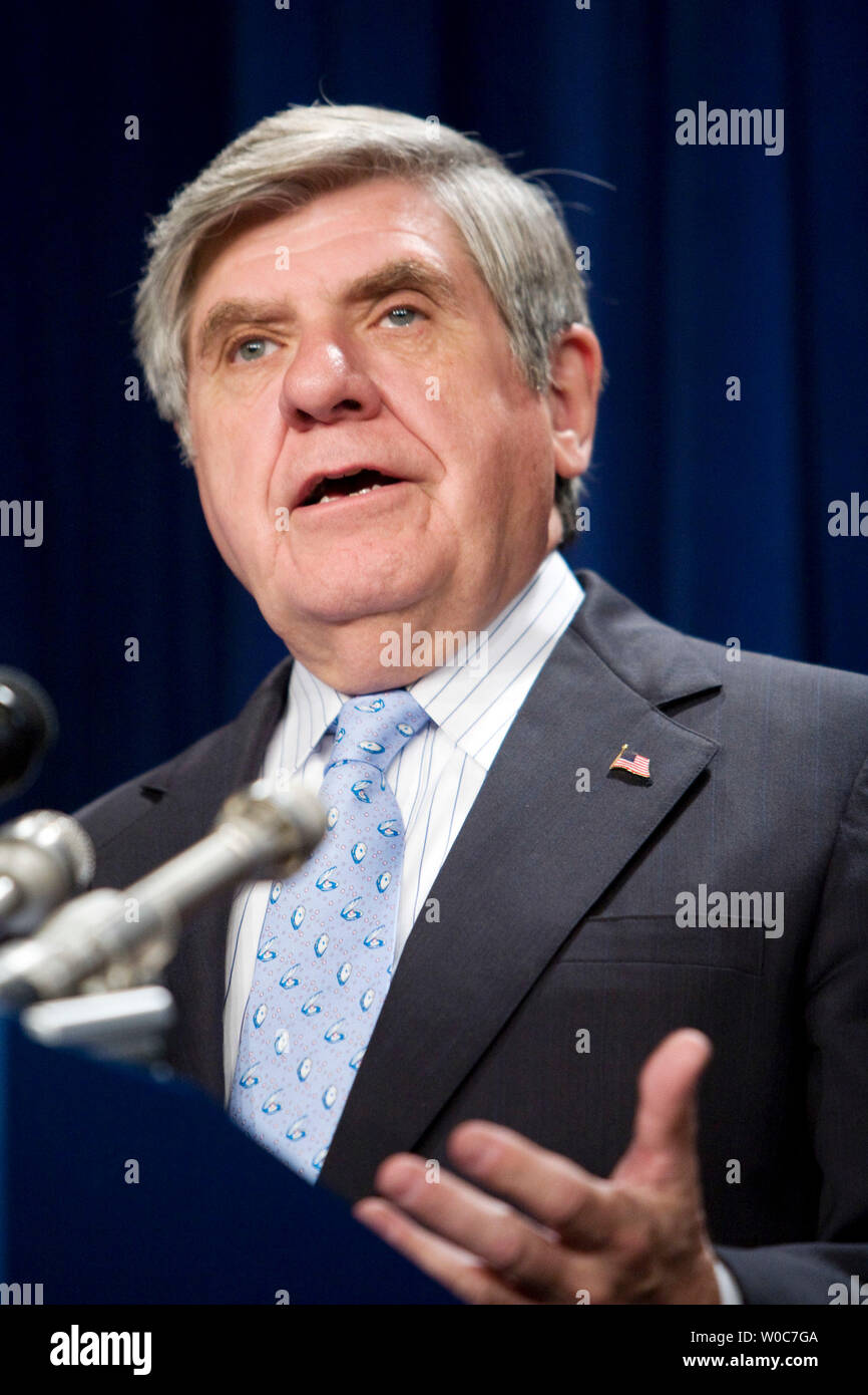 Sen. Benjamin Nelson, D-NE, speaks during a news conference to dispel ...