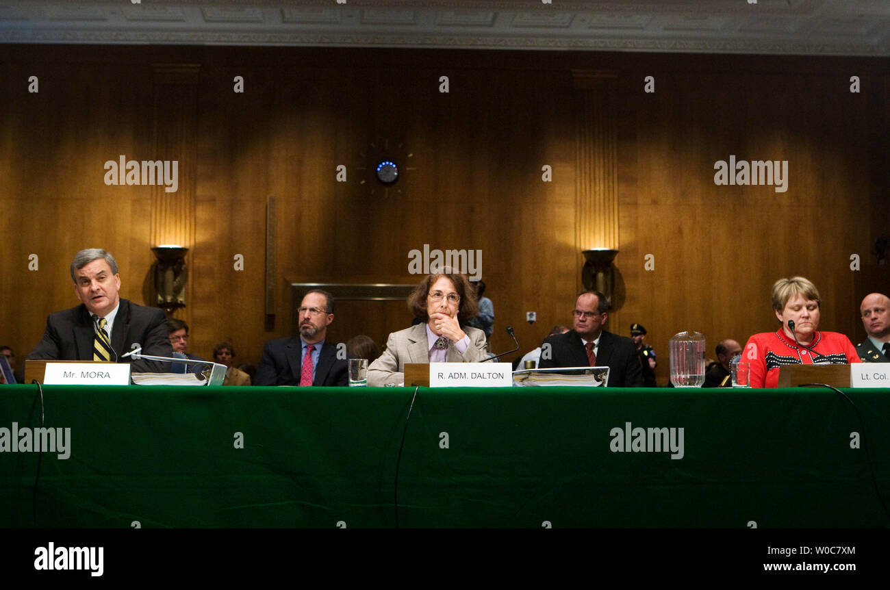Joint task force guantanamo detainees hi-res stock photography and ...