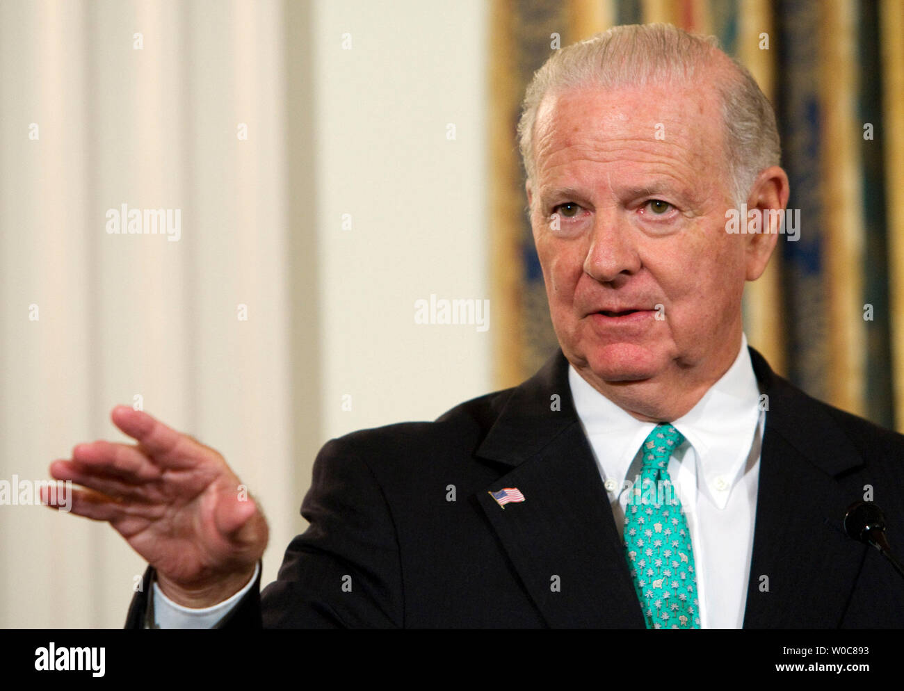 Former Secretary of State James Baker III speaks during a news ...