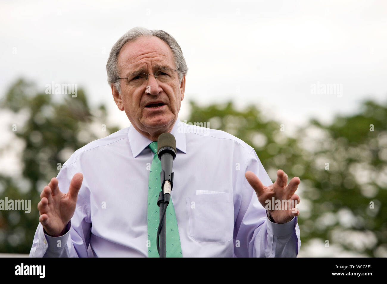 Americans with disabilities act 1990 hi-res stock photography and ...