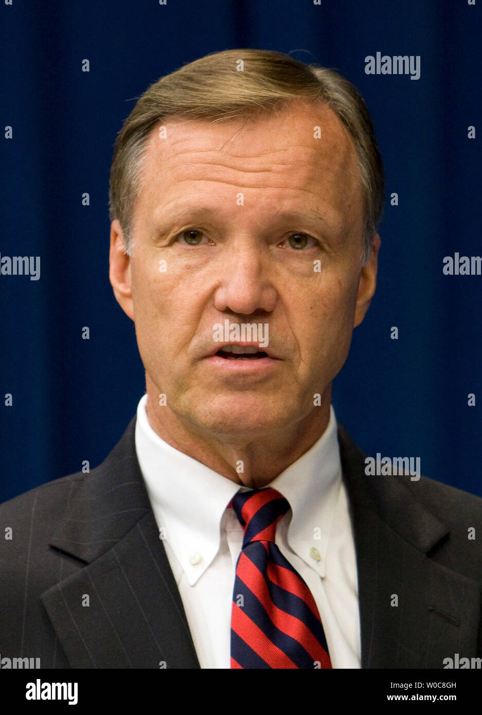 Securities and Exchange Commission Chairman Christopher Cox delivers ...