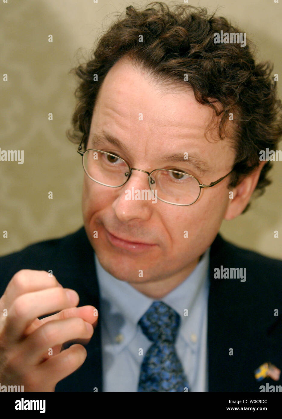 Robert mackinnon hi-res stock photography and images - Alamy