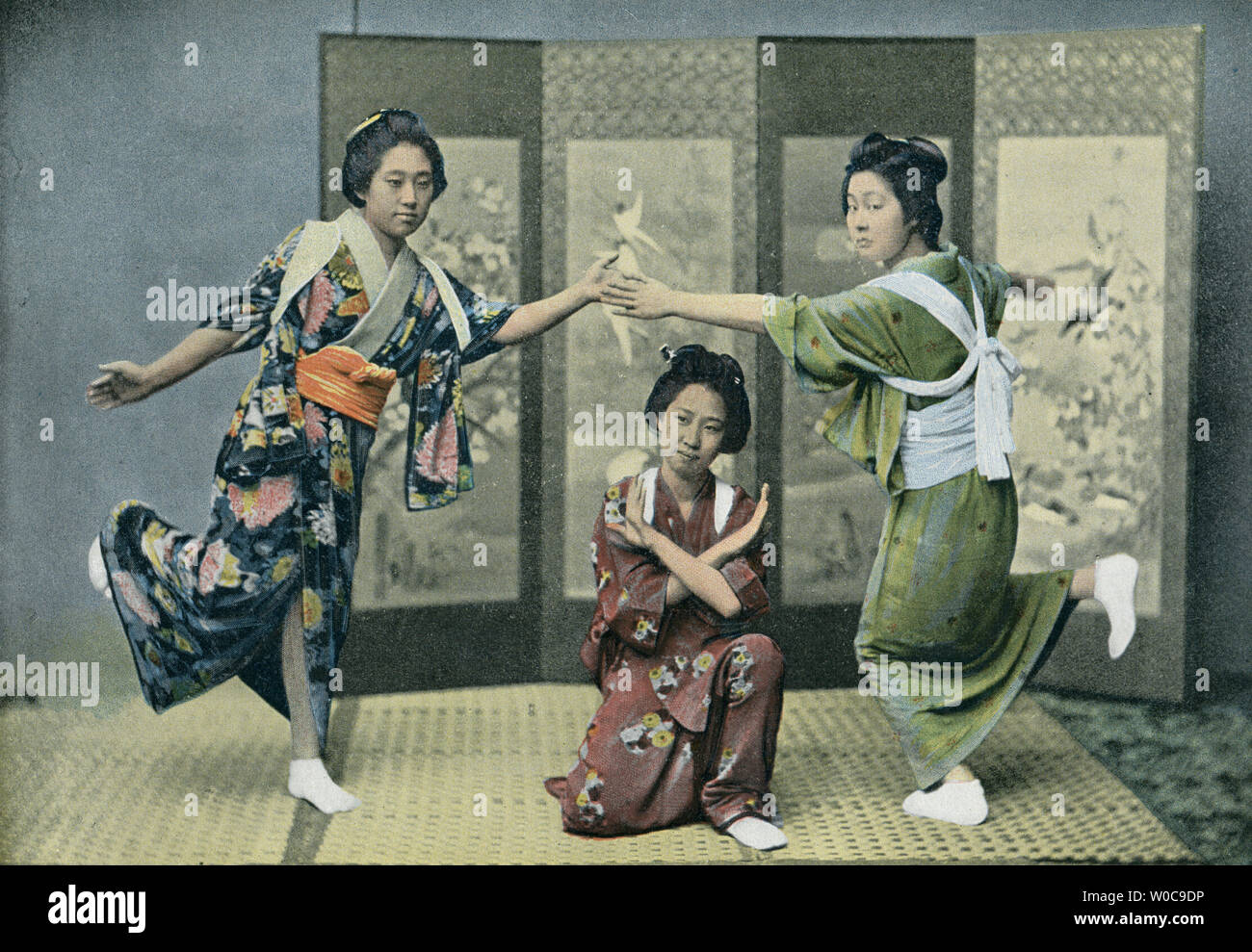 Geisha historical hi-res stock photography and images - Alamy
