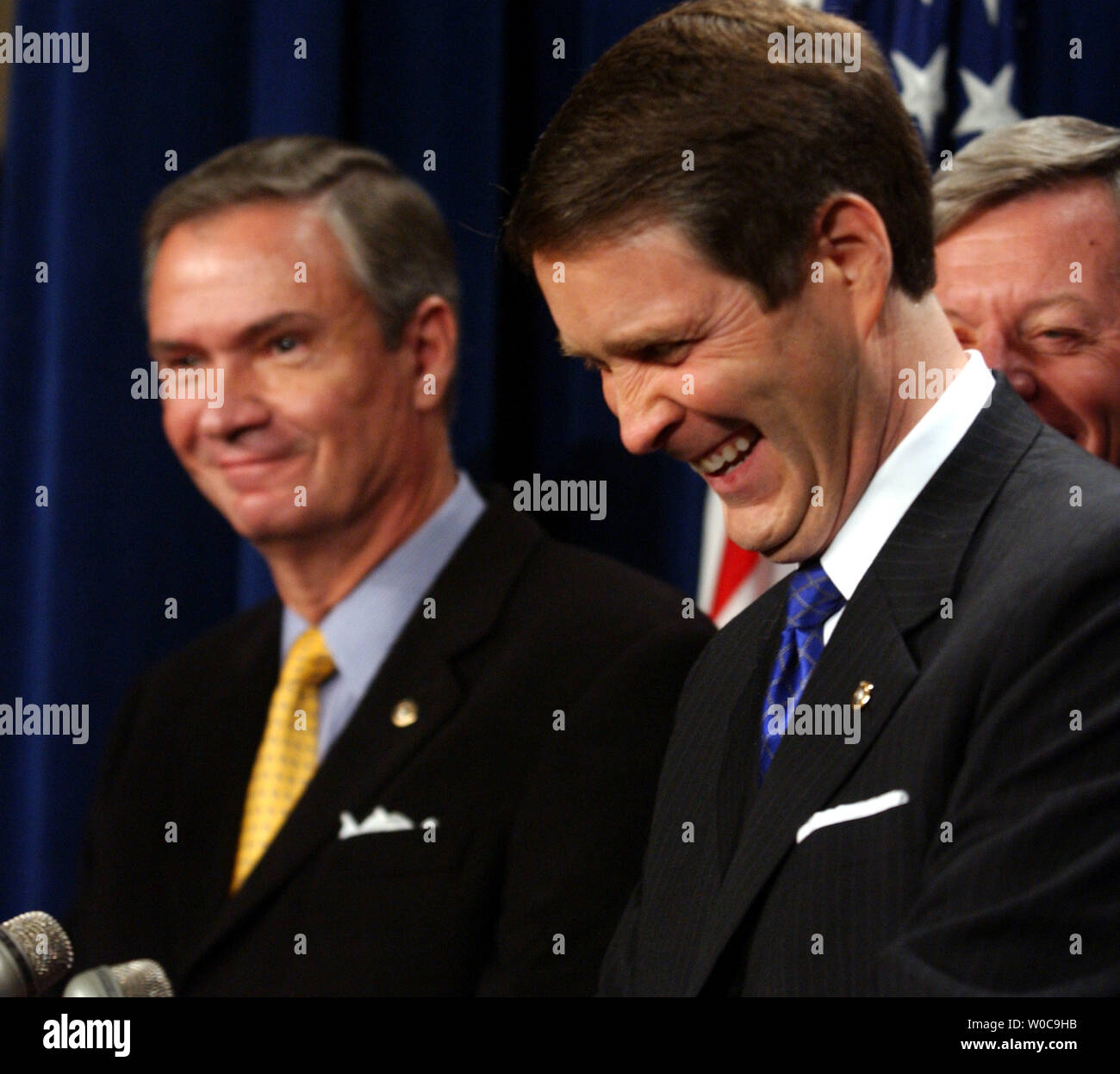 Bill frist 2003 hi-res stock photography and images - Alamy