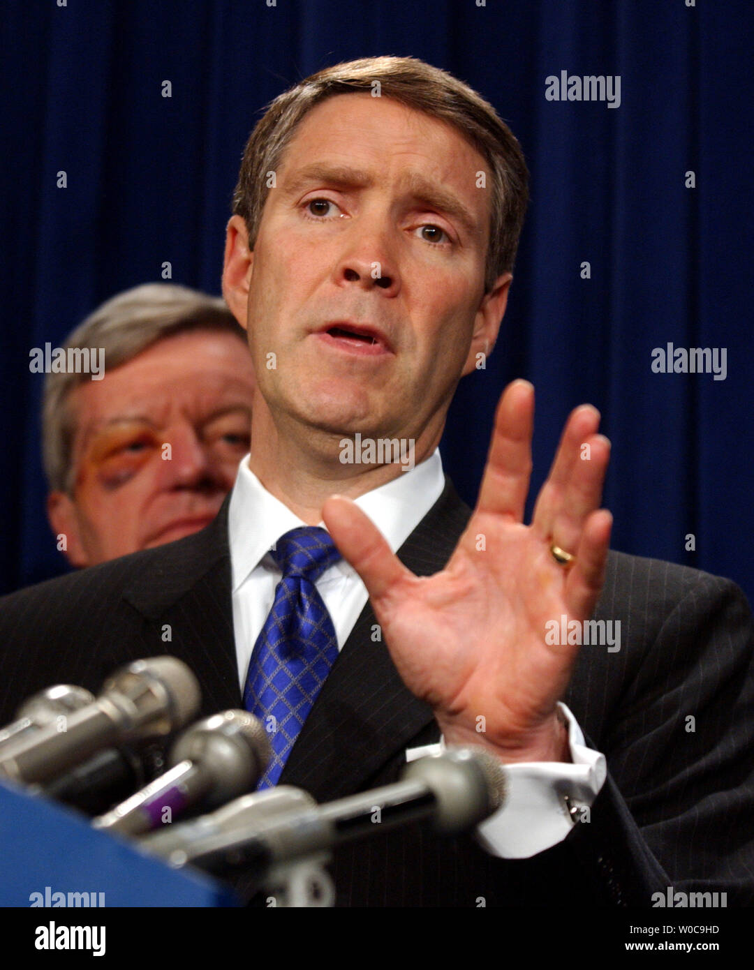 Bill frist 2003 hi-res stock photography and images - Alamy