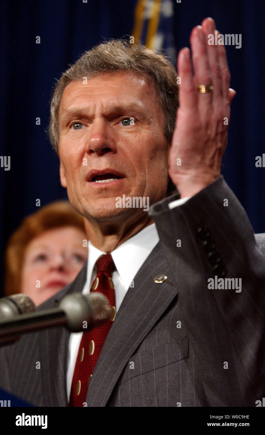 Tom daschle hi-res stock photography and images - Alamy