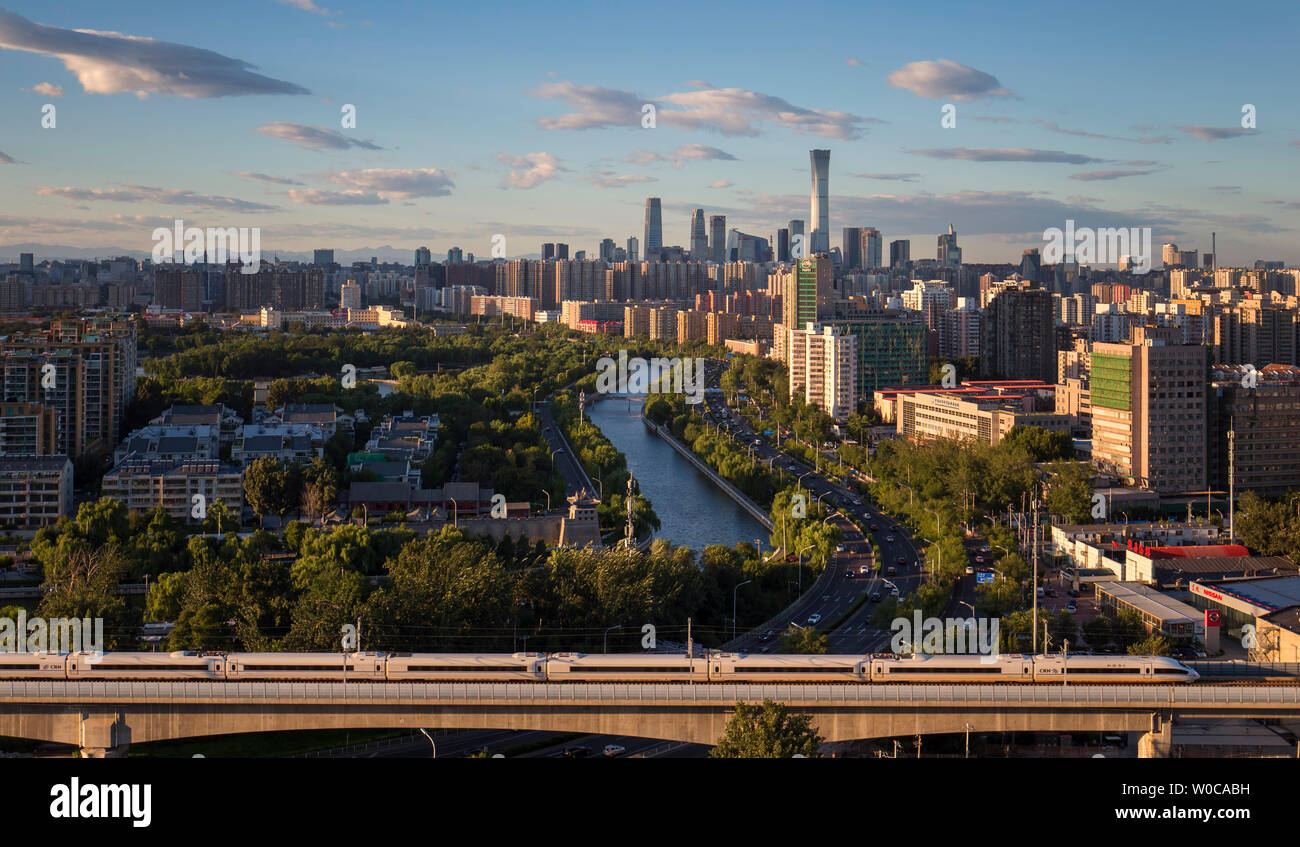 Buildings and city s scenery hi-res stock photography and images - Alamy