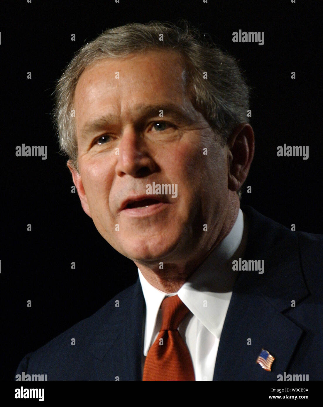 President George W. Bush addresses the U.S. Hispanic Chamber of ...