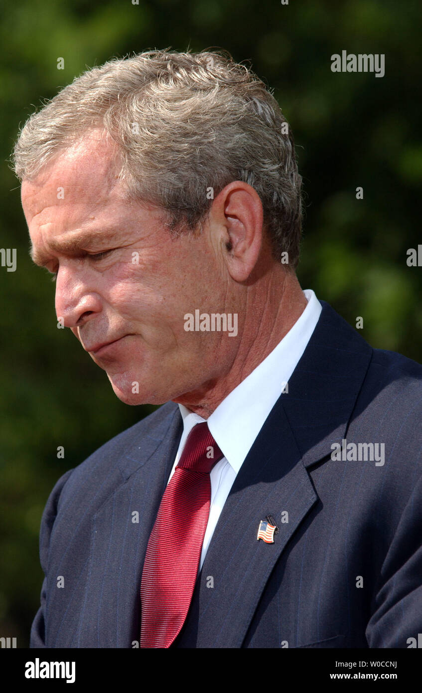 Intelligence iraq press 2004 hi-res stock photography and images - Alamy