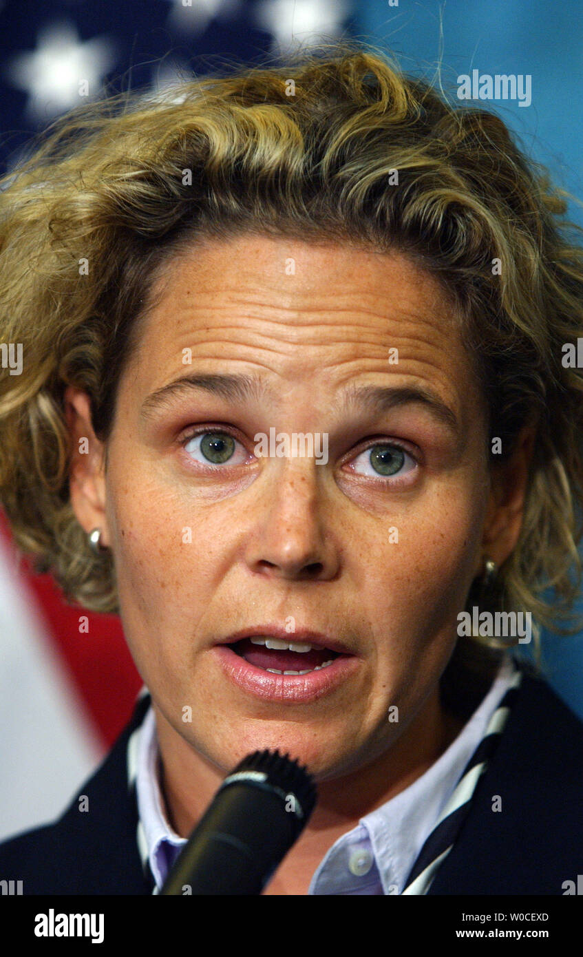 Kristen breitweiser hi-res stock photography and images - Alamy