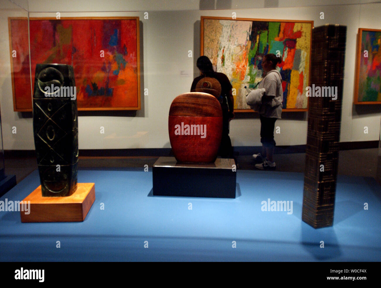 Modern native american art hi-res stock photography and images - Alamy