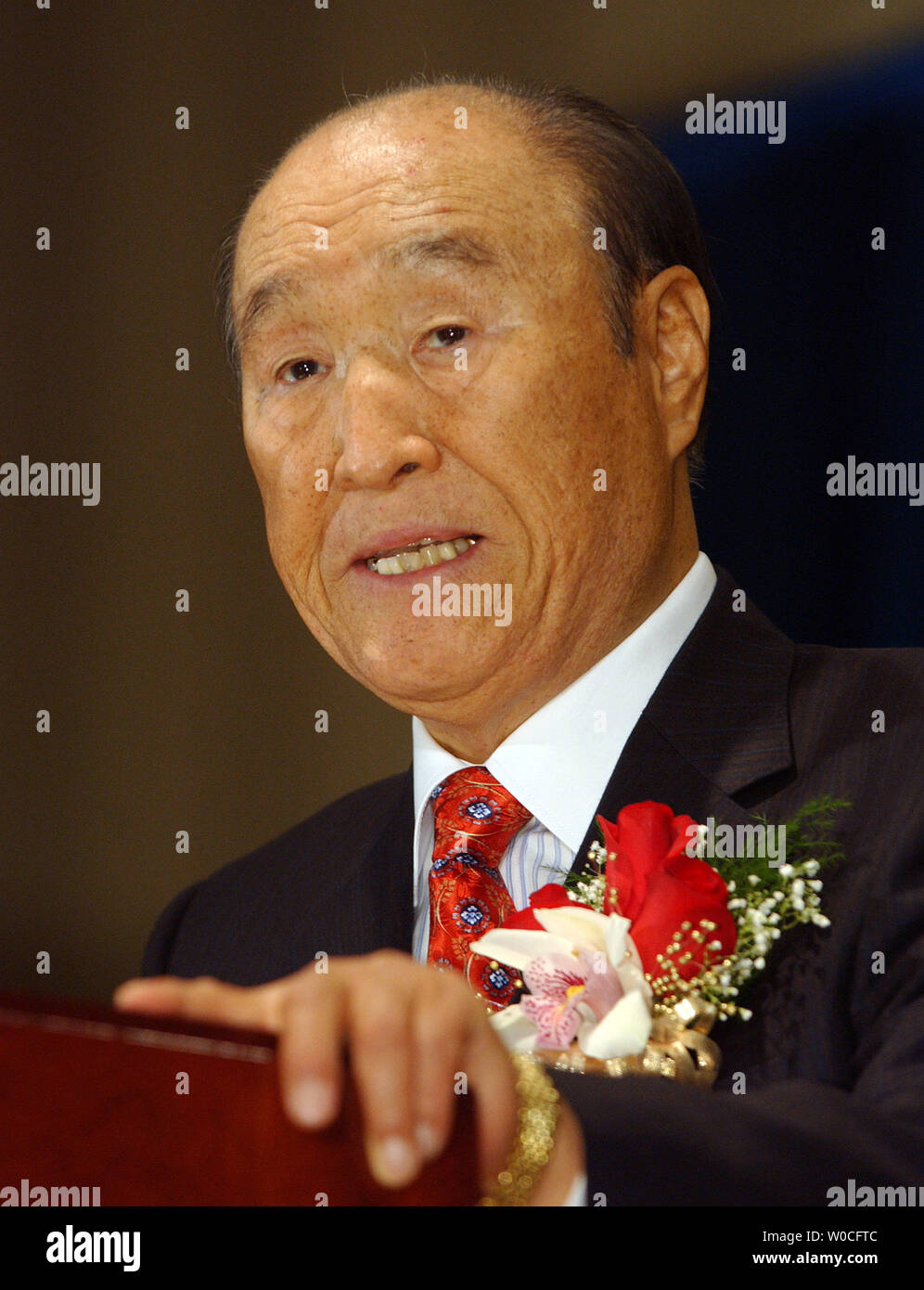 Rev moon 2004 hi-res stock photography and images - Alamy