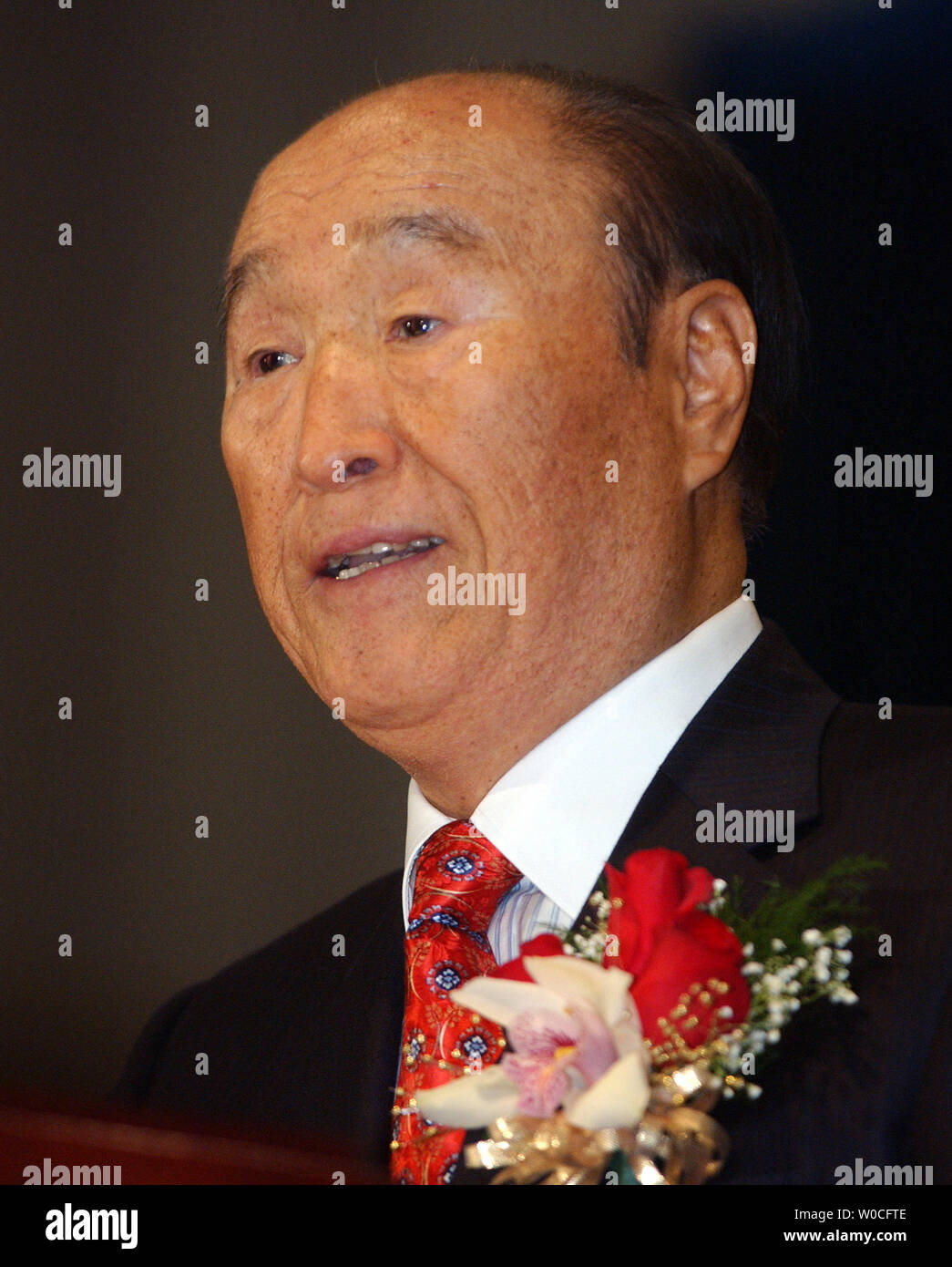 Rev moon 2004 hi-res stock photography and images - Alamy