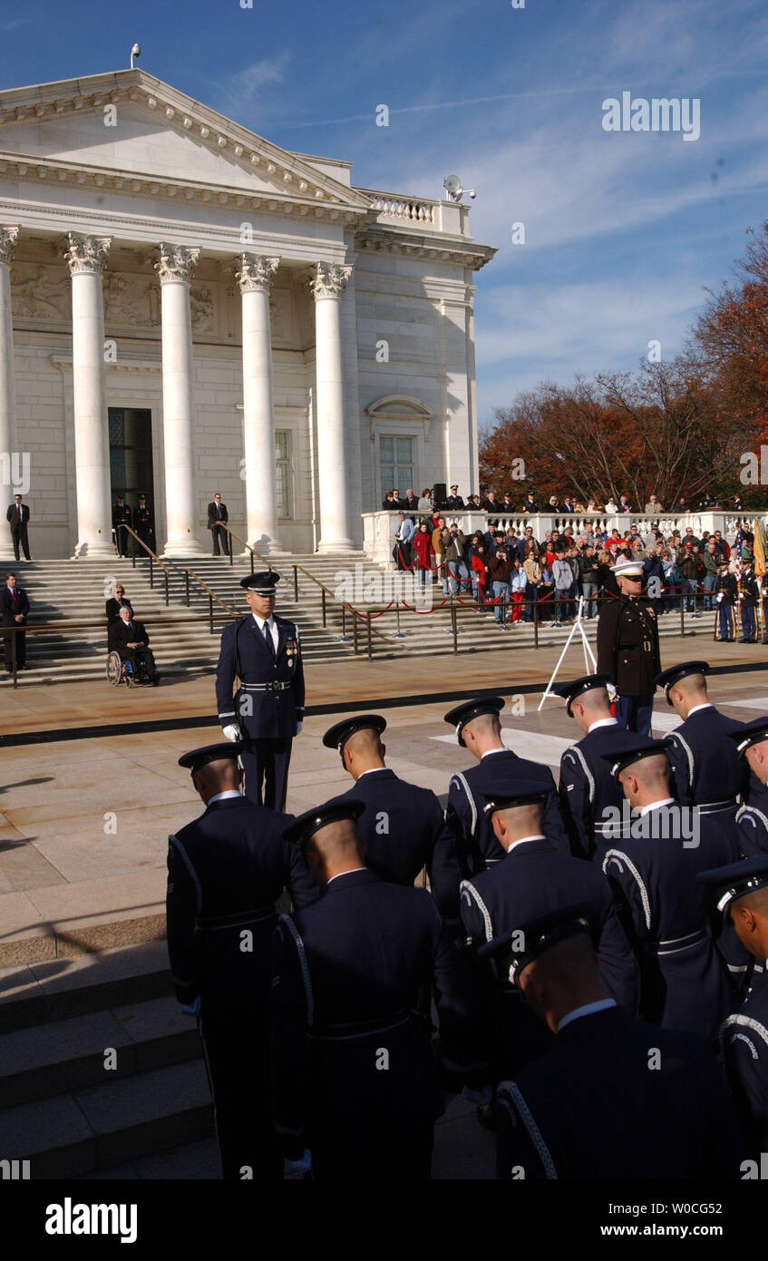 U s coast guard ceremonial honor guard hi-res stock photography and images - Alamy