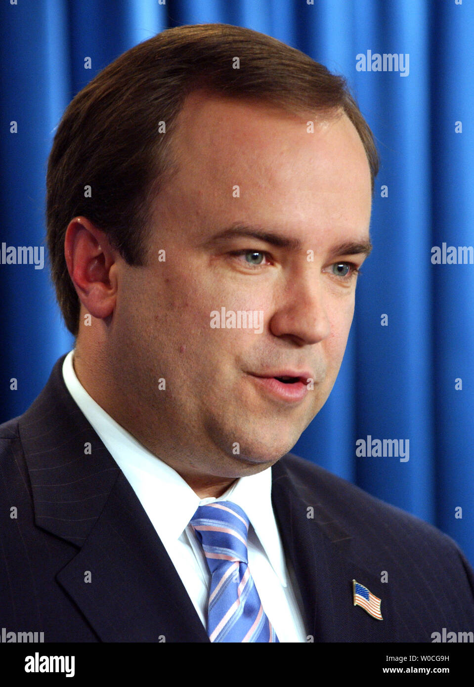 White House Press Secretary Scott McClellan answers questions from ...