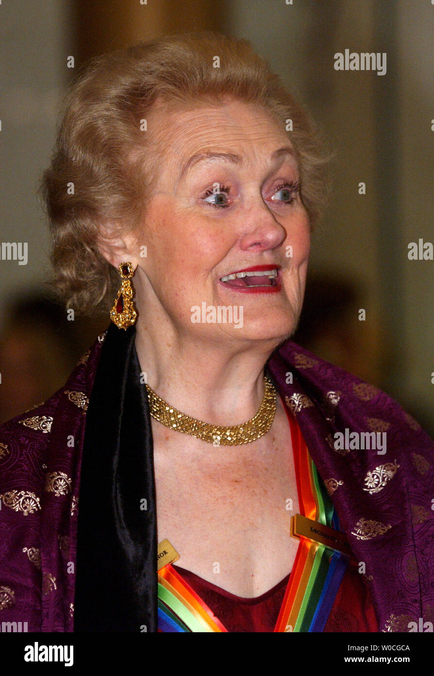 One of the 2004 Honorees, Singer Joan Sutherland, arrives at the ...