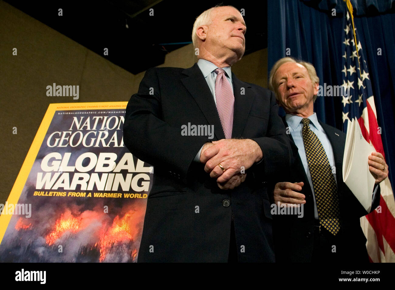 John mccain 2003 hi-res stock photography and images - Alamy