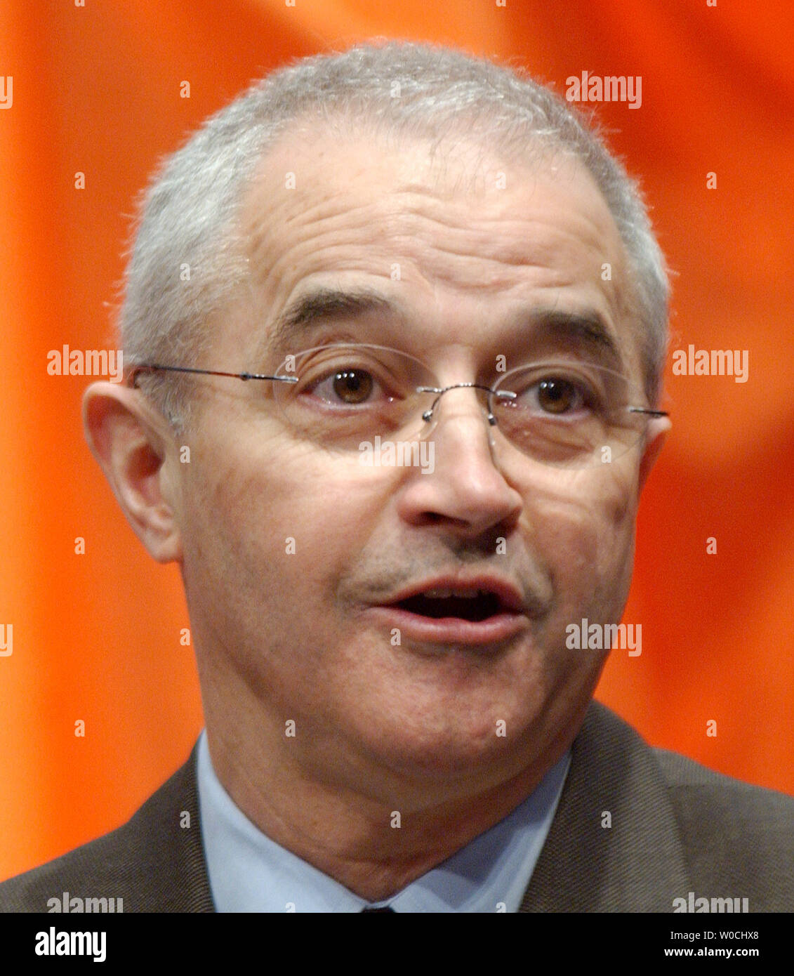 Curbed hi-res stock photography and images - Alamy