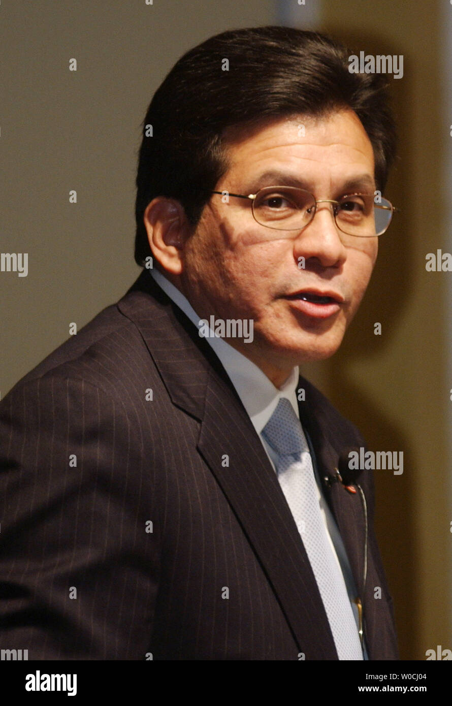 Alberto gonzales hi-res stock photography and images - Alamy