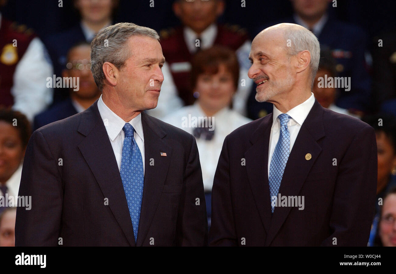 George washington swearing in hi-res stock photography and images - Alamy