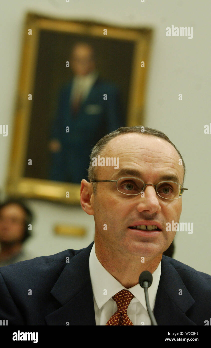 Robert Manfred, VP of Labor and Human Resources for MLB testifies ...