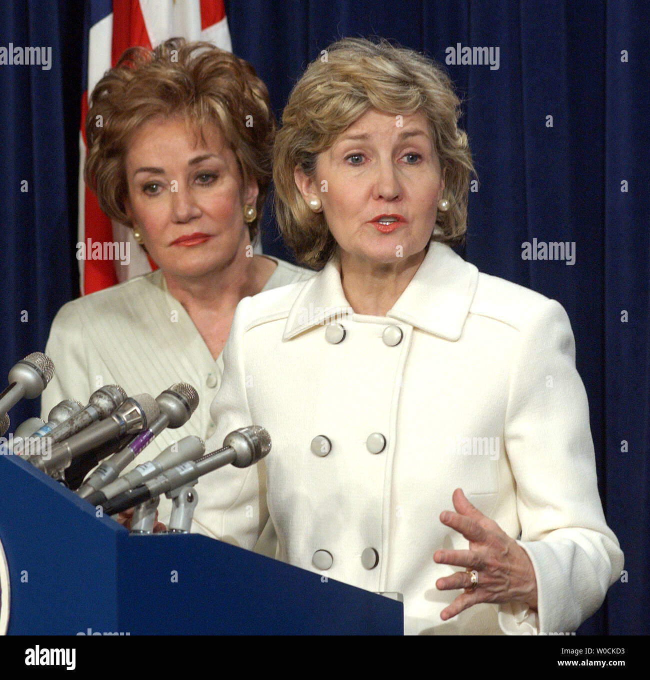 Elizabeth dole senate hi-res stock photography and images - Alamy