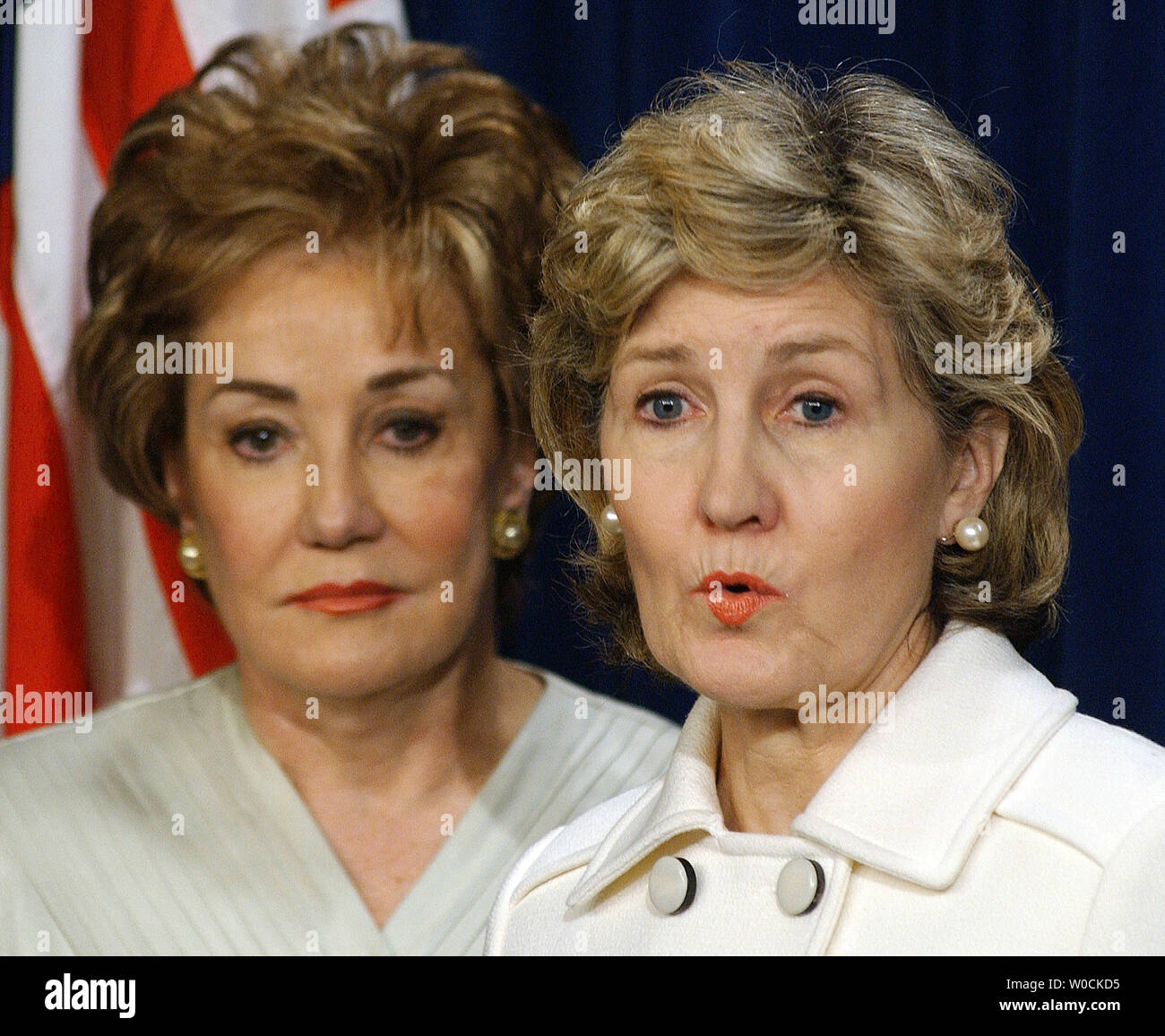 Elizabeth dole senate hi-res stock photography and images - Alamy