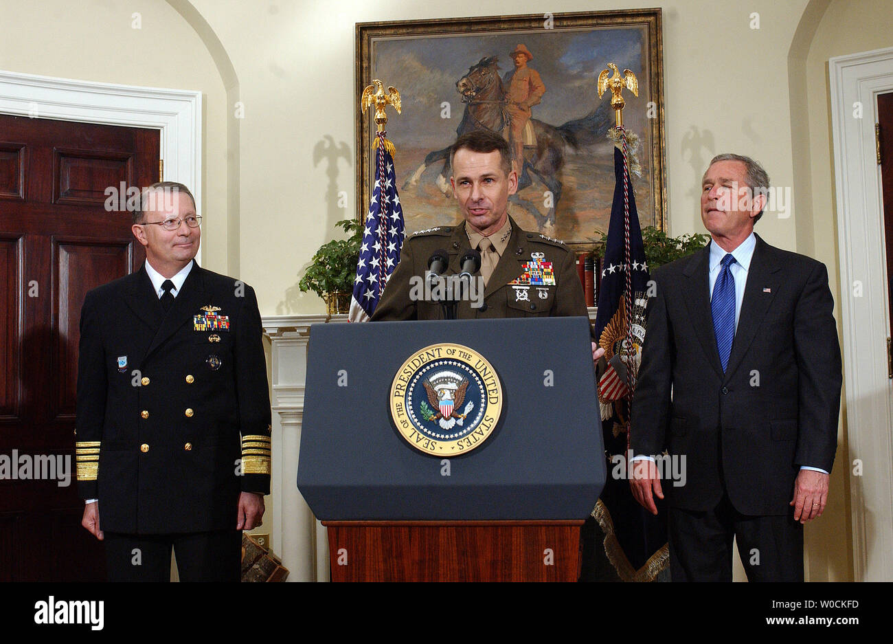 Marine gen peter pace chairman hi-res stock photography and images - Alamy