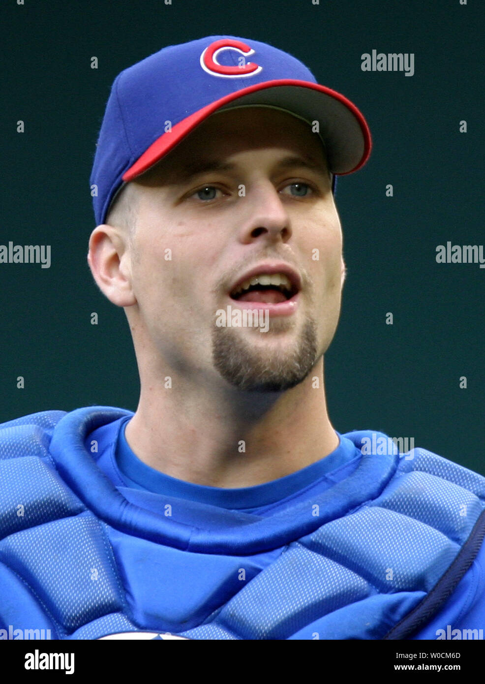 Chicago cubs catcher michael barrett hi-res stock photography and ...