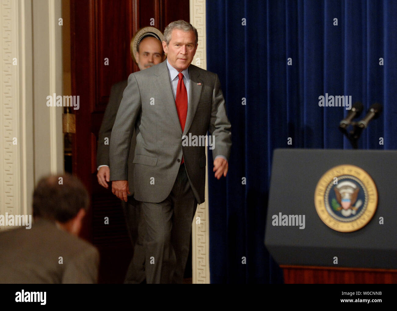 George washington swearing in hi-res stock photography and images - Alamy