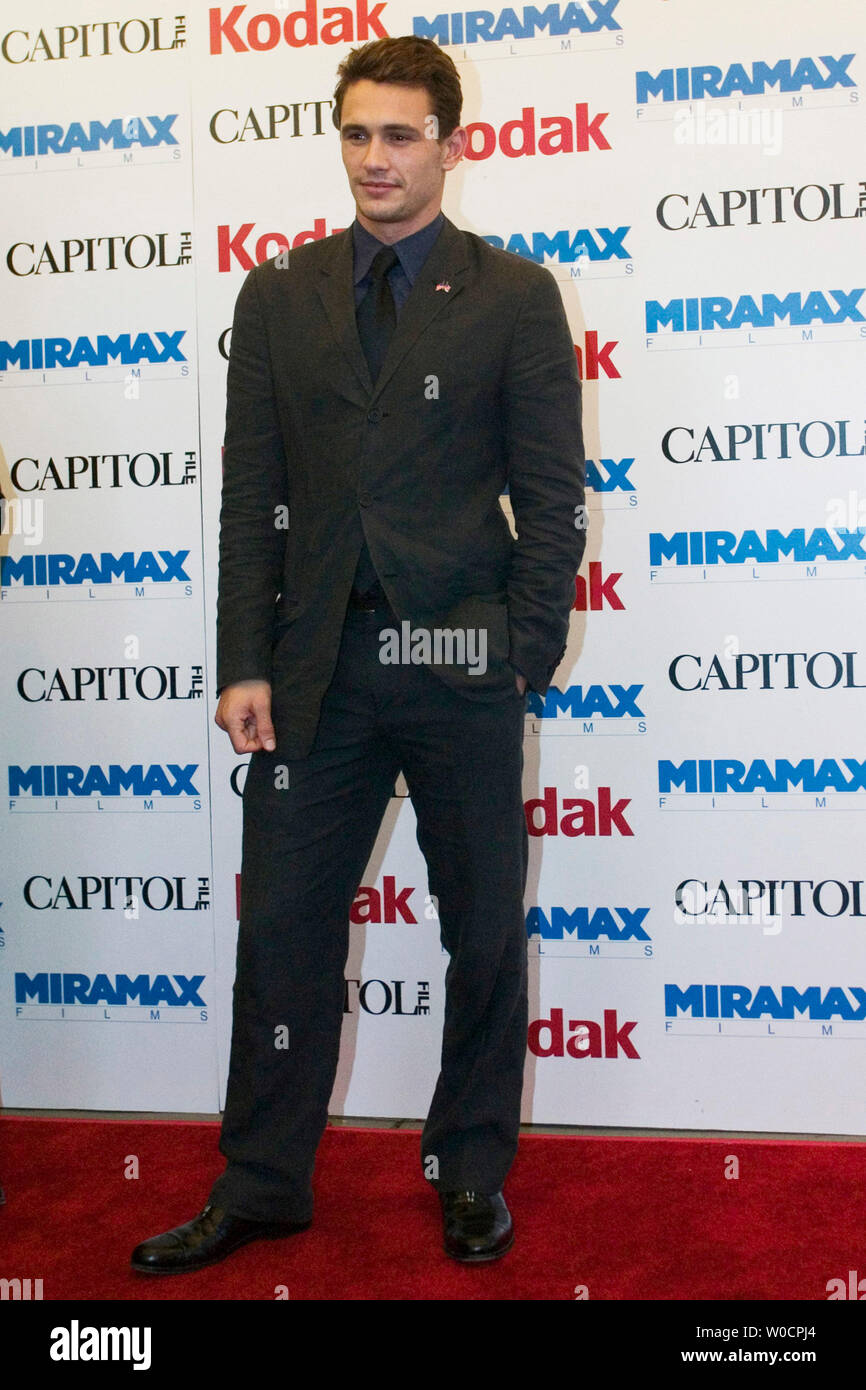 The great raid 2005 james franco hi-res stock photography and images ...