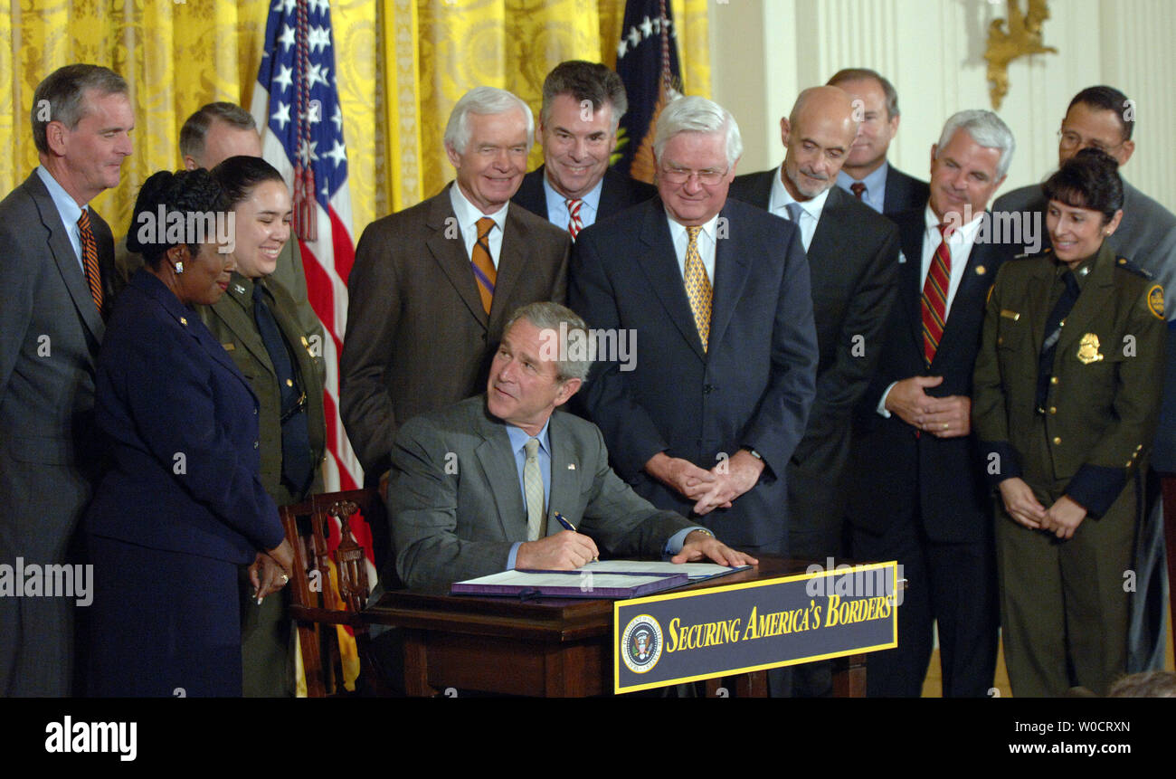 Homeland Security Signs High Resolution Stock Photography and Images ...