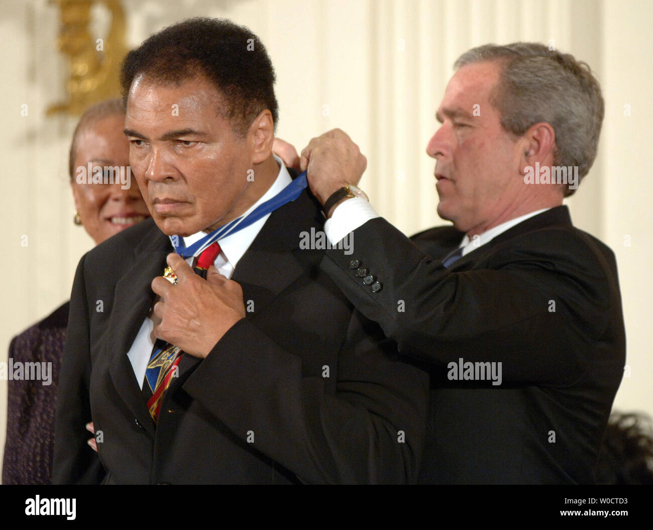 U.S. President George W. Bush awards boxing legend Muhmmad Ali the ...