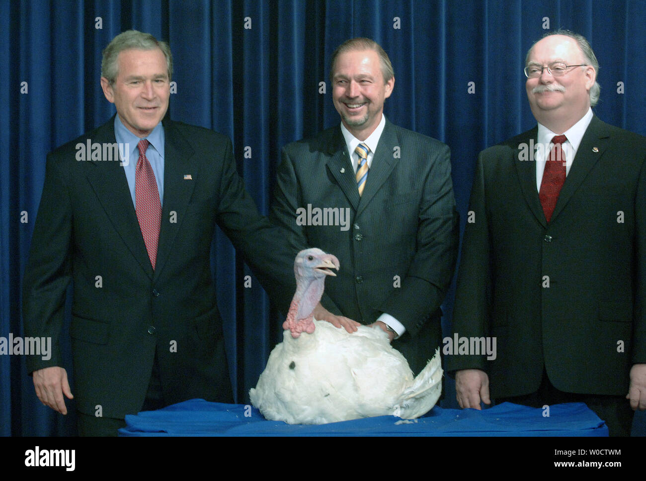President george bush turkey farmer hi-res stock photography and images ...